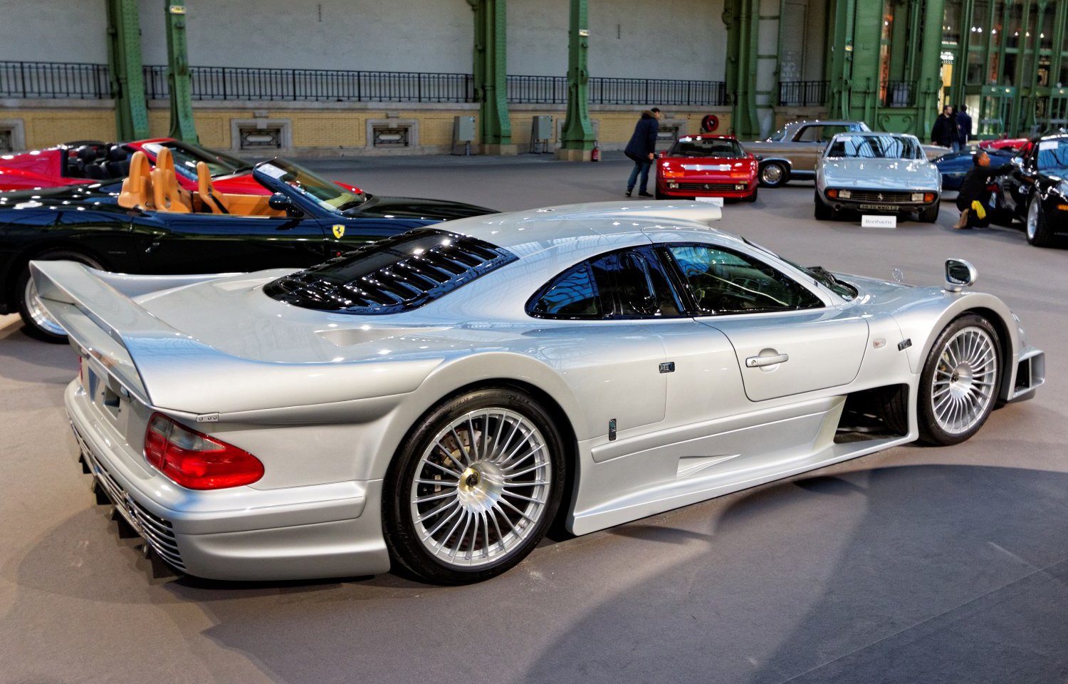 Mercedes-Benz CLK GTR technical specifications and fuel economy
